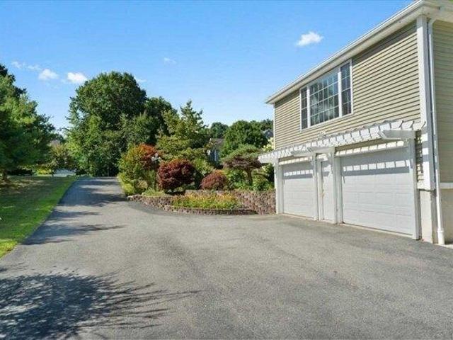 house with 3 bedroom, Holden MA ES105122532