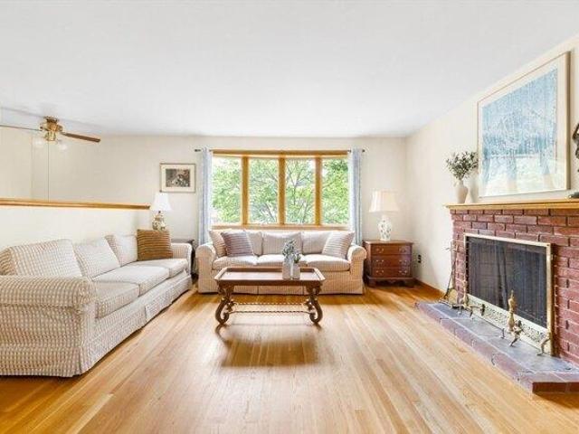 house with 3 bedroom, Holliston MA DS103494211