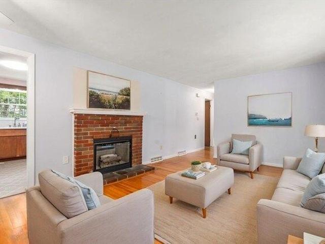 house with 3 bedroom, Holliston MA ES105240121