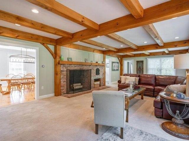 house with 3 bedroom, Hollis NH ES105192969