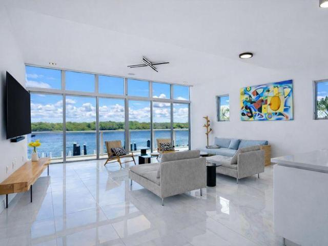 house with 3 bedroom, Hollywood FL DS100973498