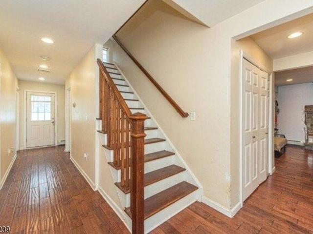 house with 3 bedroom, Hopatcong NJ DLS102529092