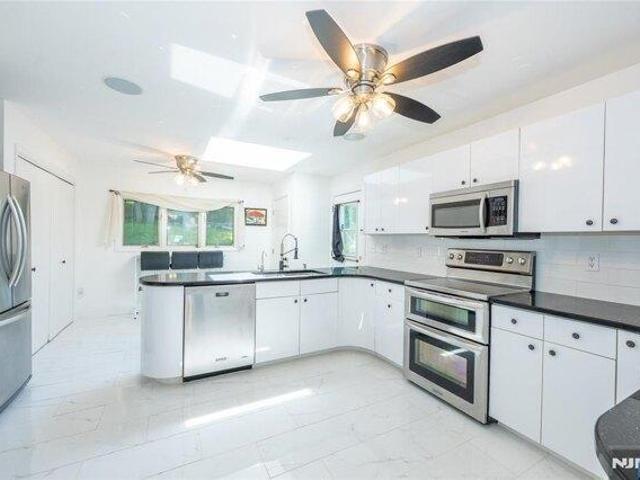 house with 3 bedroom, Hopatcong NJ DS104442855