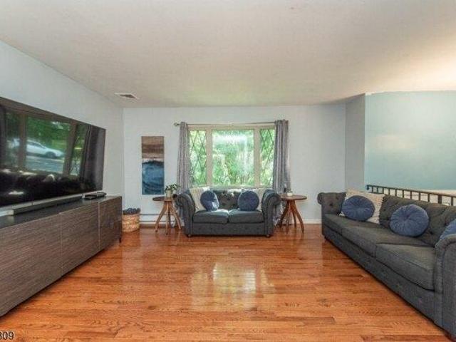 house with 3 bedroom, Hopatcong NJ ES104869737