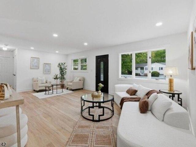 house with 3 bedroom, Hopatcong NJ ES105157424