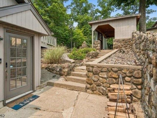 house with 3 bedroom, Hopatcong NJ ES105192418