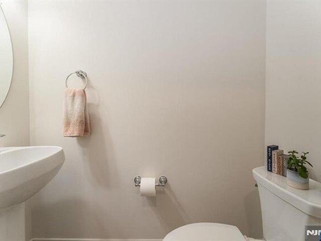 house with 3 bedroom, Hopatcong NJ ES105204091