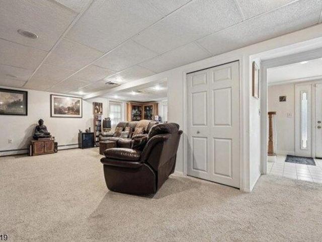 house with 3 bedroom, Hopatcong NJ ES105205410