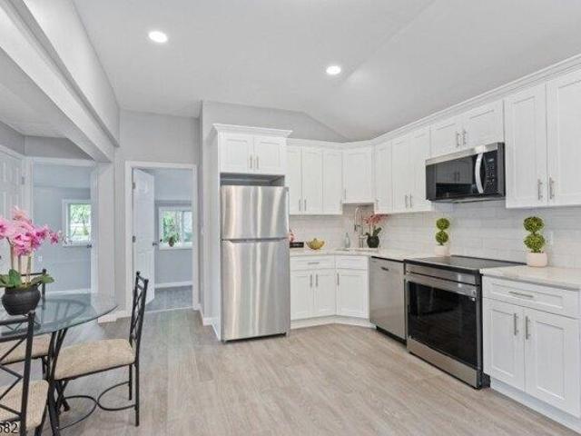 house with 3 bedroom, Hopatcong NJ ES105255462