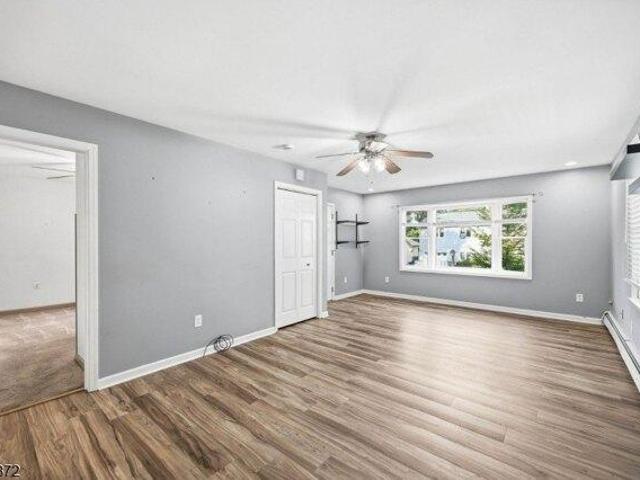 house with 3 bedroom, Hopatcong NJ ES105293767