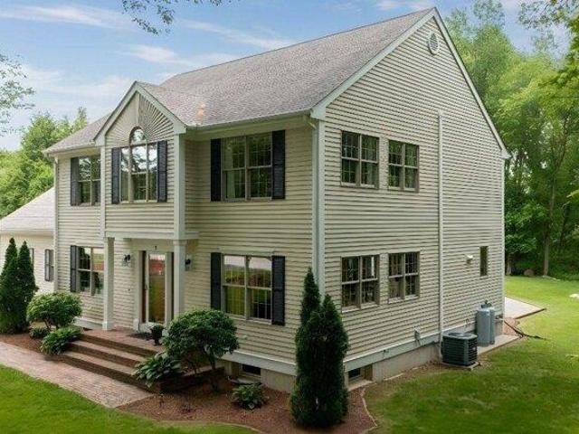 house with 3 bedroom, Hopkinton RI ES103249133