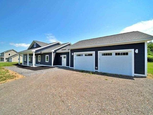 house with 3 bedroom, Houlton ME DS104044452