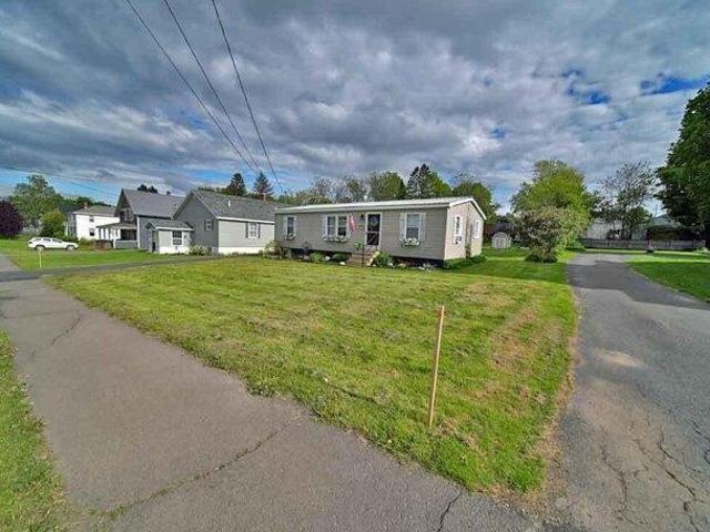 house with 3 bedroom, Houlton ME DS103626843