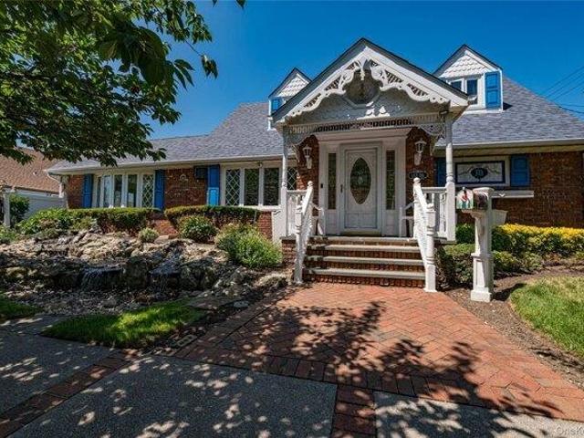 house with 3 bedroom, Howard Beach NY ES105205317