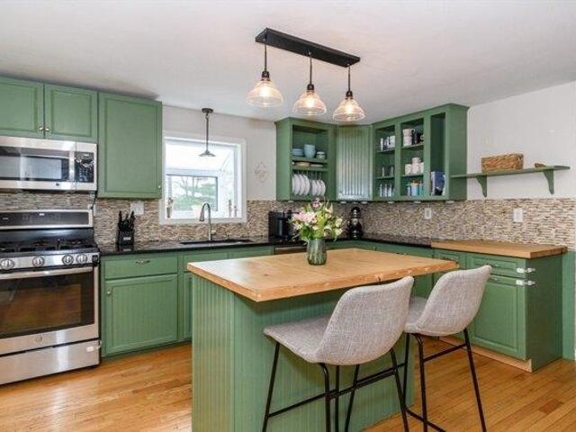 house with 3 bedroom, Hudson MA DLS102798888