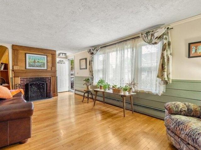 house with 3 bedroom, Hudson MA ES102860960