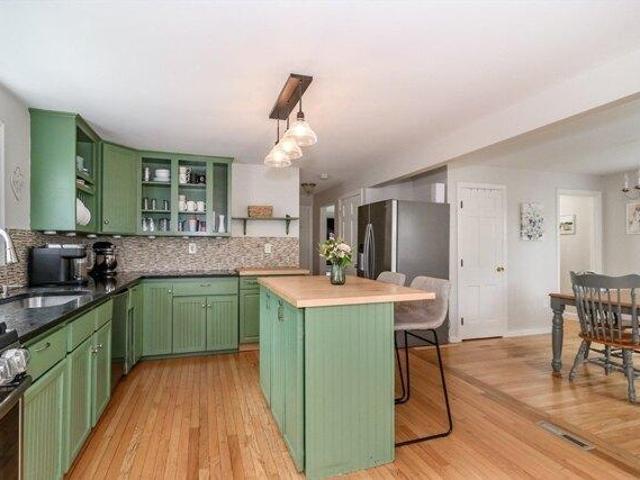 house with 3 bedroom, Hudson MA ES103444650