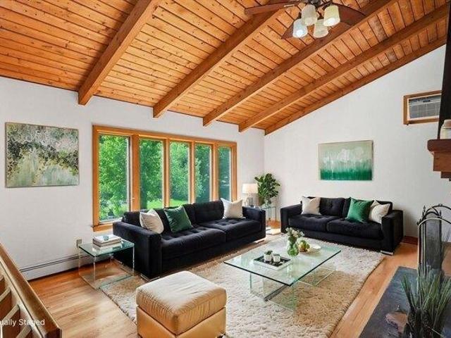 house with 3 bedroom, Hudson MA ES103249515