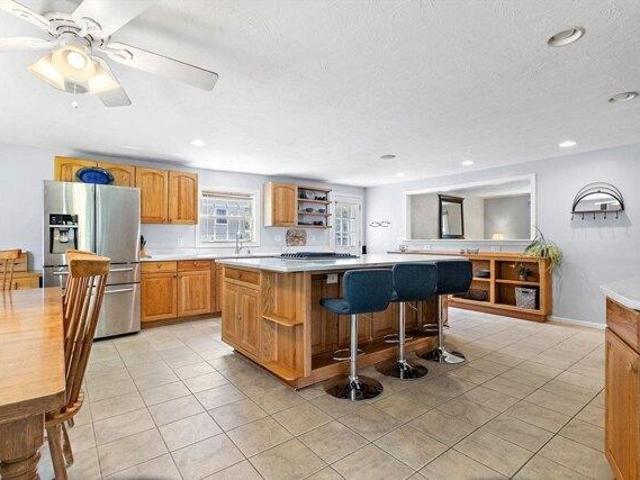 house with 3 bedroom, Hudson MA ES104115523