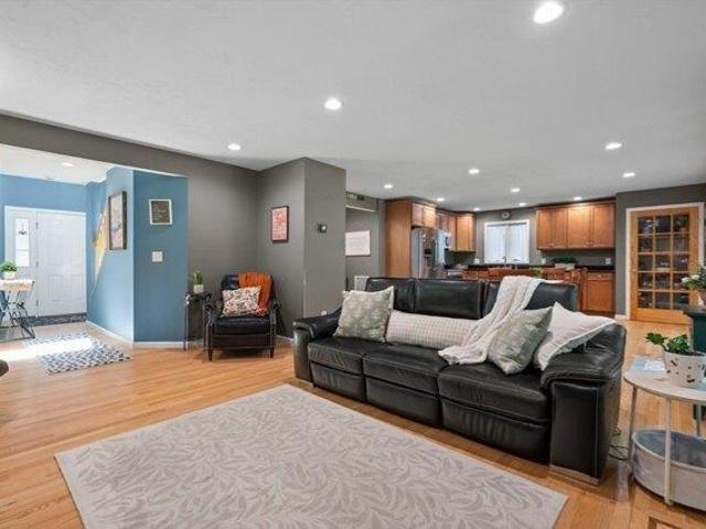 house with 3 bedroom, Hudson MA ES105060059