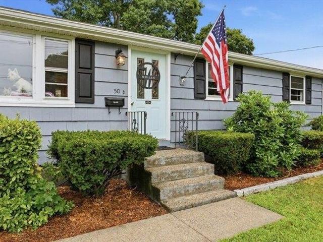 house with 3 bedroom, Hudson MA ES105095659