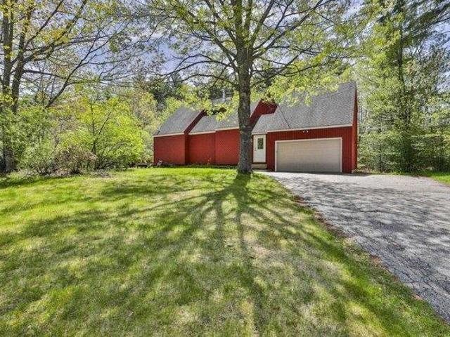 house with 3 bedroom, Hudson NH DLS102592698