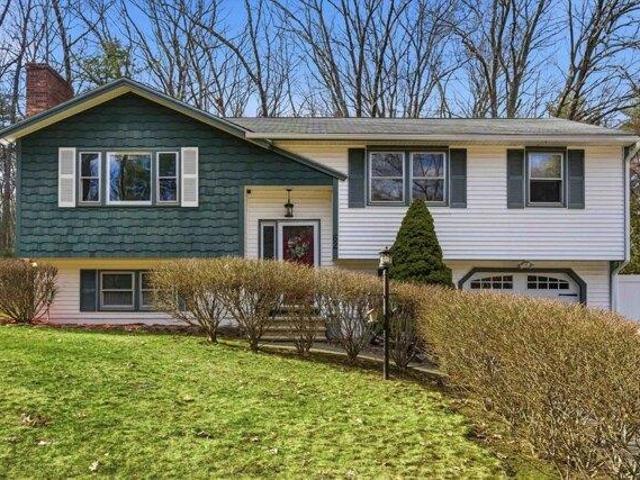house with 3 bedroom, Hudson NH DS102633557