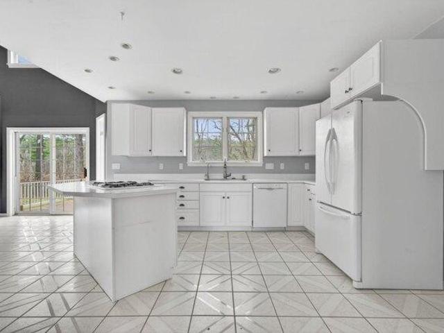 house with 3 bedroom, Hudson NH ES103036713