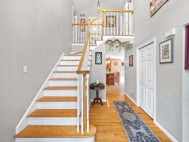 house with 3 bedroom, Hudson NH ES104510528