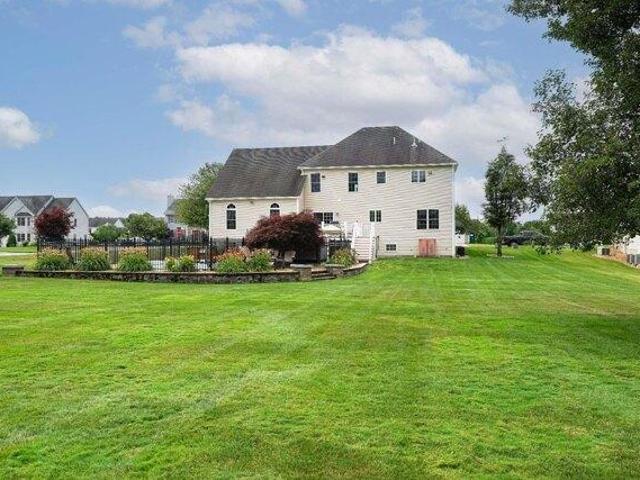 house with 3 bedroom, Hudson NH ES105094314