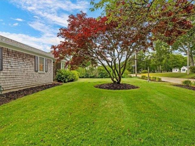 house with 3 bedroom, Hyannis Port MA ES104078814