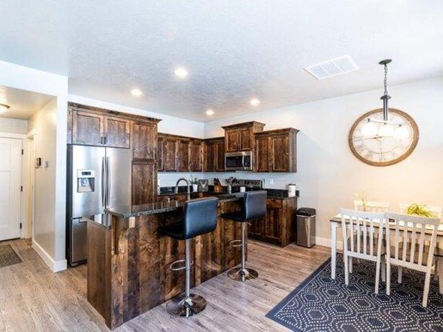 house with 3 bedroom, Hyrum UT DLS88247345