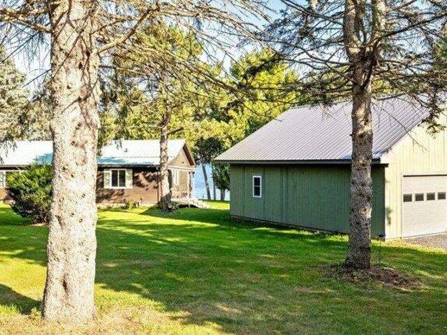 house with 3 bedroom, Isle La Motte VT ES105206431