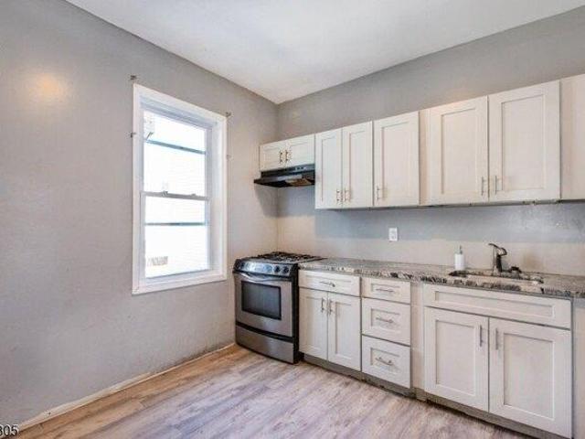 house with 3 bedroom, Irvington NJ DS102584259