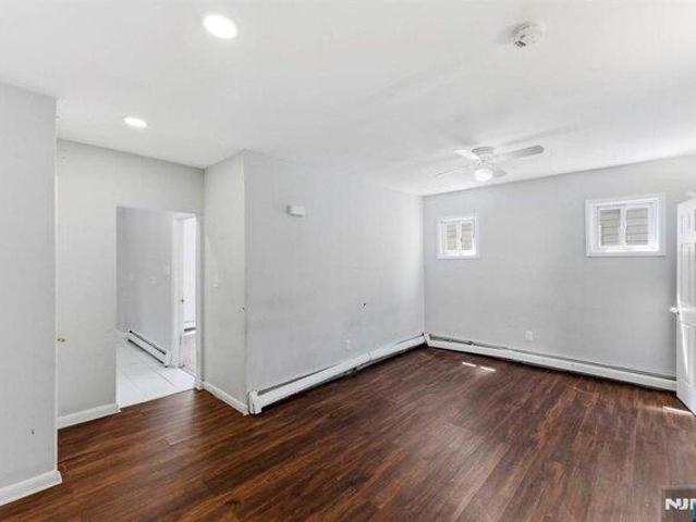 house with 3 bedroom, Irvington NJ ES105123175