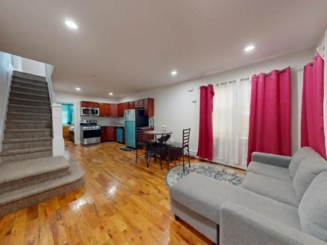 house with 3 bedroom, JAMAICA NY DS104649593