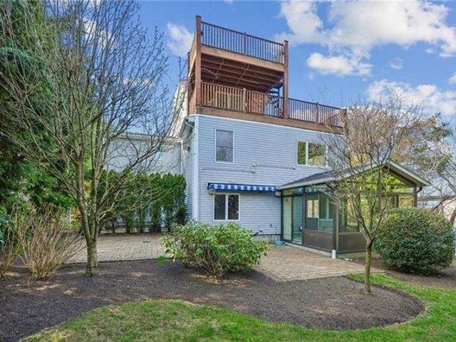 house with 3 bedroom, Jamestown RI ES104850229