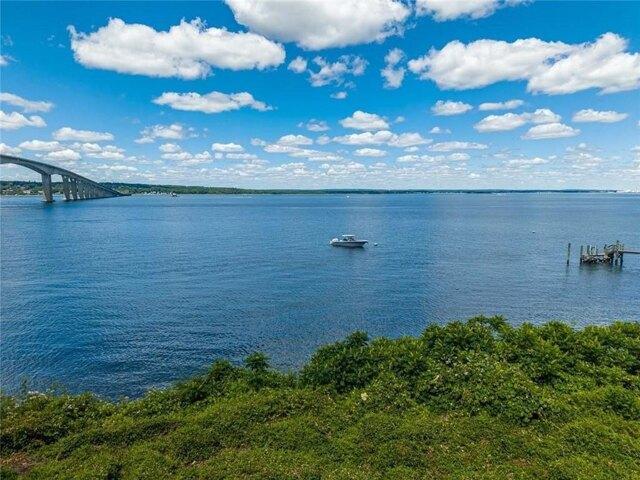 house with 3 bedroom, Jamestown RI ES104263128