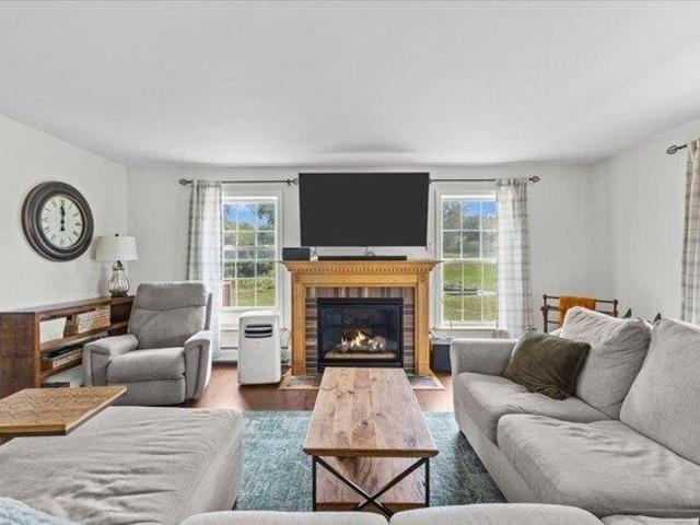 house with 3 bedroom, Jericho VT ES105193452