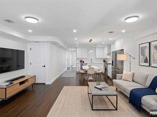house with 3 bedroom, Jersey City NJ DLS102258588