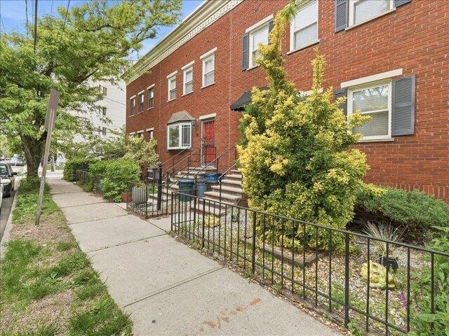 house with 3 bedroom, Jersey City NJ DS102725300
