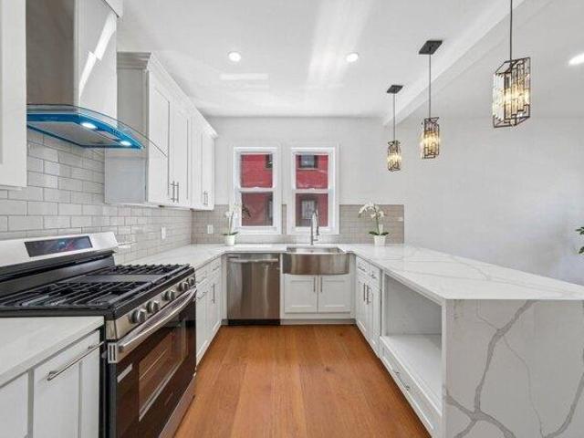 house with 3 bedroom, Jersey City NJ ES104235082
