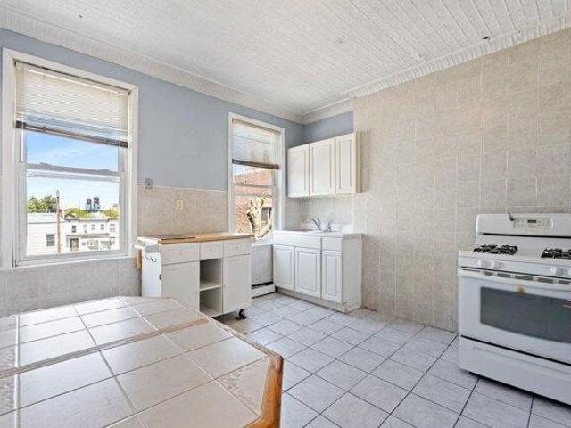 house with 3 bedroom, Jersey City NJ ES104831604