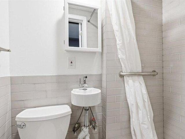 house with 3 bedroom, Jersey City NJ ES105206624