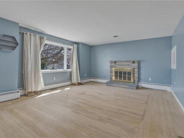 house with 3 bedroom, Johnston RI DLS101658052