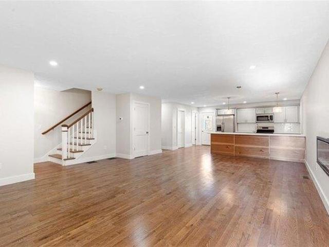 house with 3 bedroom, Johnston RI DLS101749997