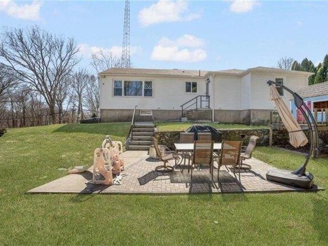 house with 3 bedroom, Johnston RI DLS103016654