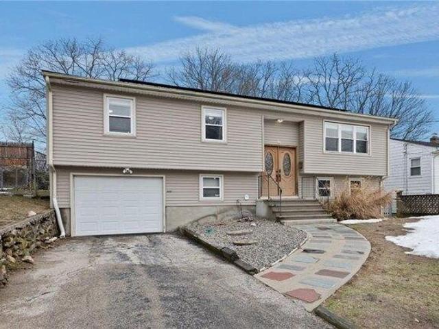 house with 3 bedroom, Johnston RI DS101896820