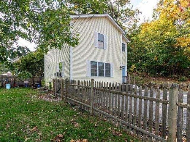 house with 3 bedroom, Johnston RI DS102000386