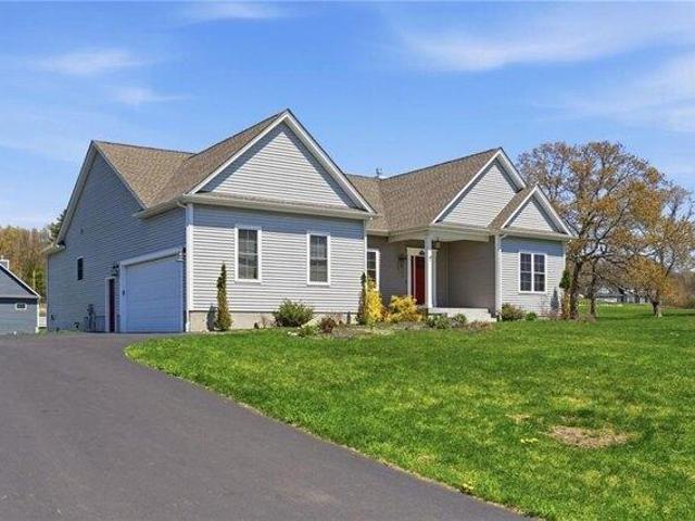 house with 3 bedroom, Johnston RI DS102763131